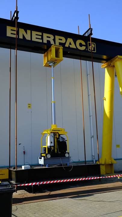 Enerpac ML40 mini gantry: A compact way to move machinery and equipment ...