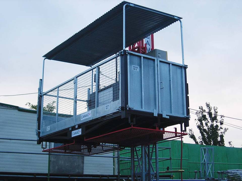 Camac vertical access equipment for passengers and materials