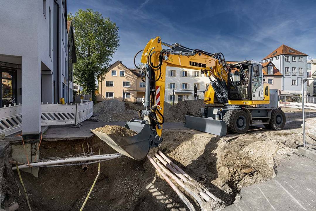 Liebherr A 918 Compact wheel excavator ideal for tight jobsites