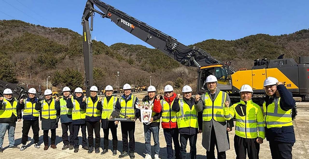 Korea’s Beomhyang receives second Volvo machine to support high-rise ...